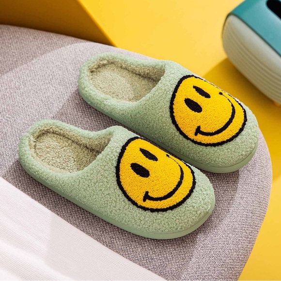Melody | Shoes | Melody Smiley Face Cozy Slippers | Poshmark